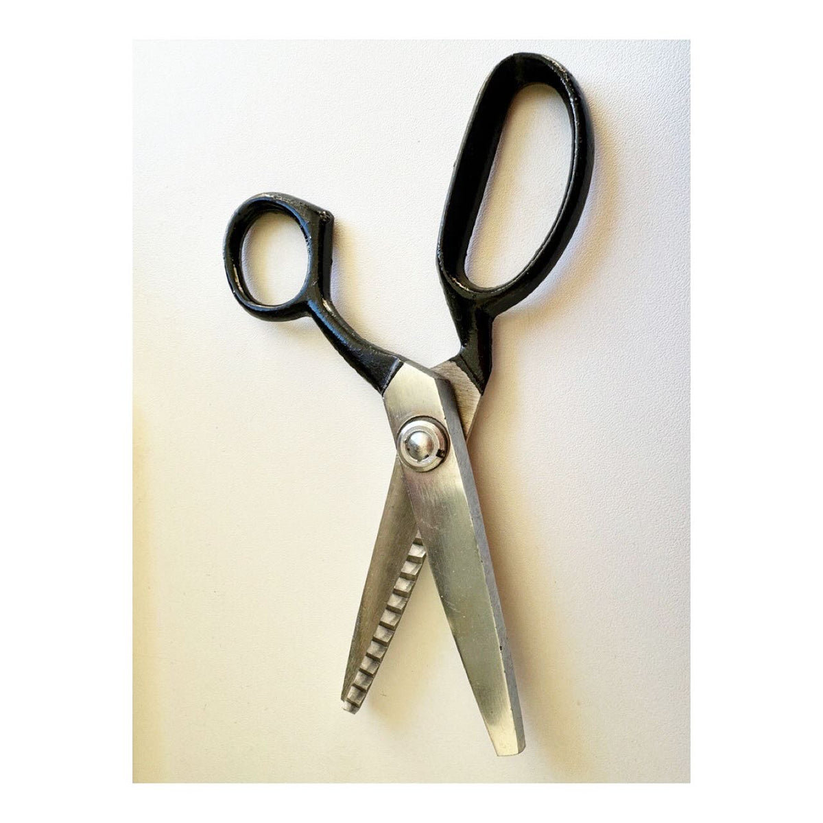 Bell Brand Pinking Shears, 1950s – Colourful Fable