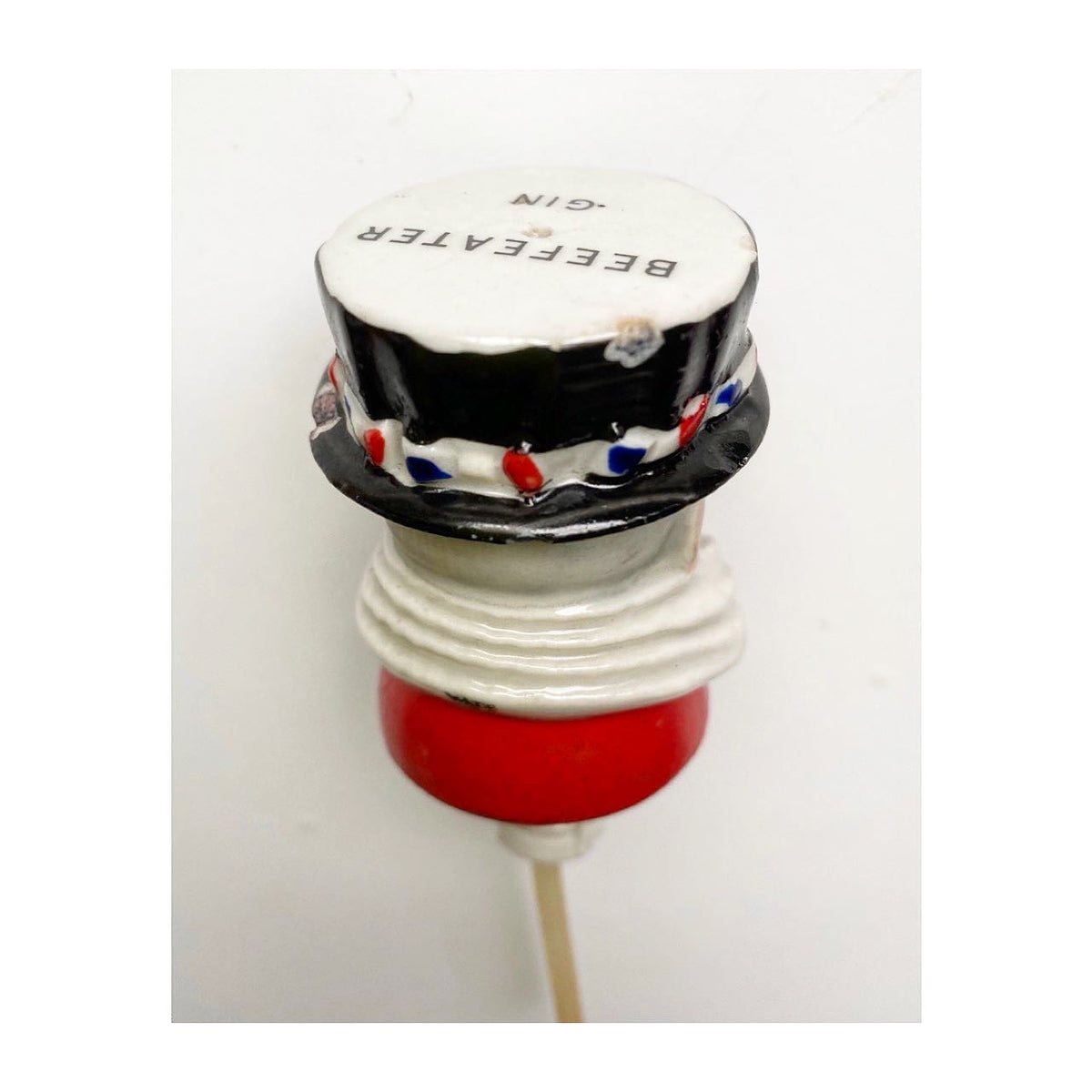 Ceramic Wade Beefeater Gin Bottle Pourer, 1960s/70s – Colourful Fable